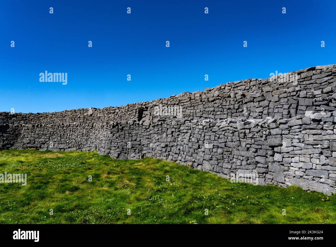 The ancient fortress of Dún Aonghasa or Dún Aengus, Inishmore, the ...