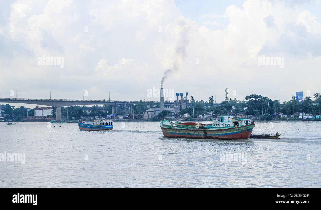 Beautiful landscape of Sadarghat river port on Buriganga river in Dhaka ...