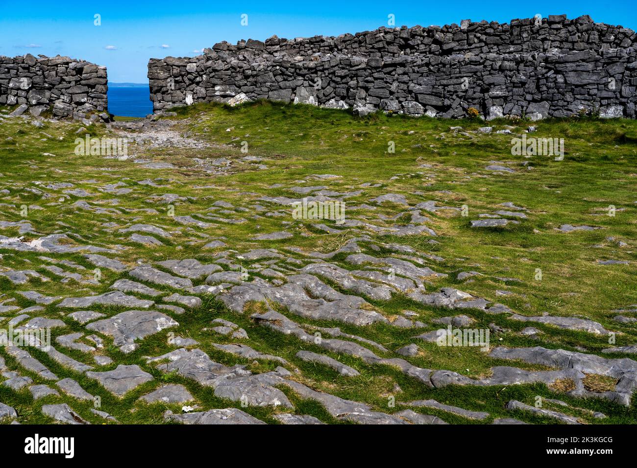 The ancient fortress of Dún Aonghasa or Dún Aengus, Inishmore, the ...