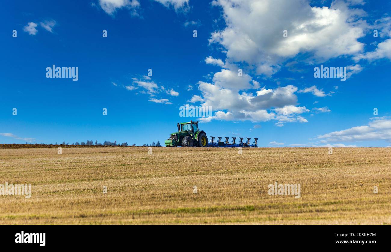 Agriculture tractor landscape hi-res stock photography and images - Alamy