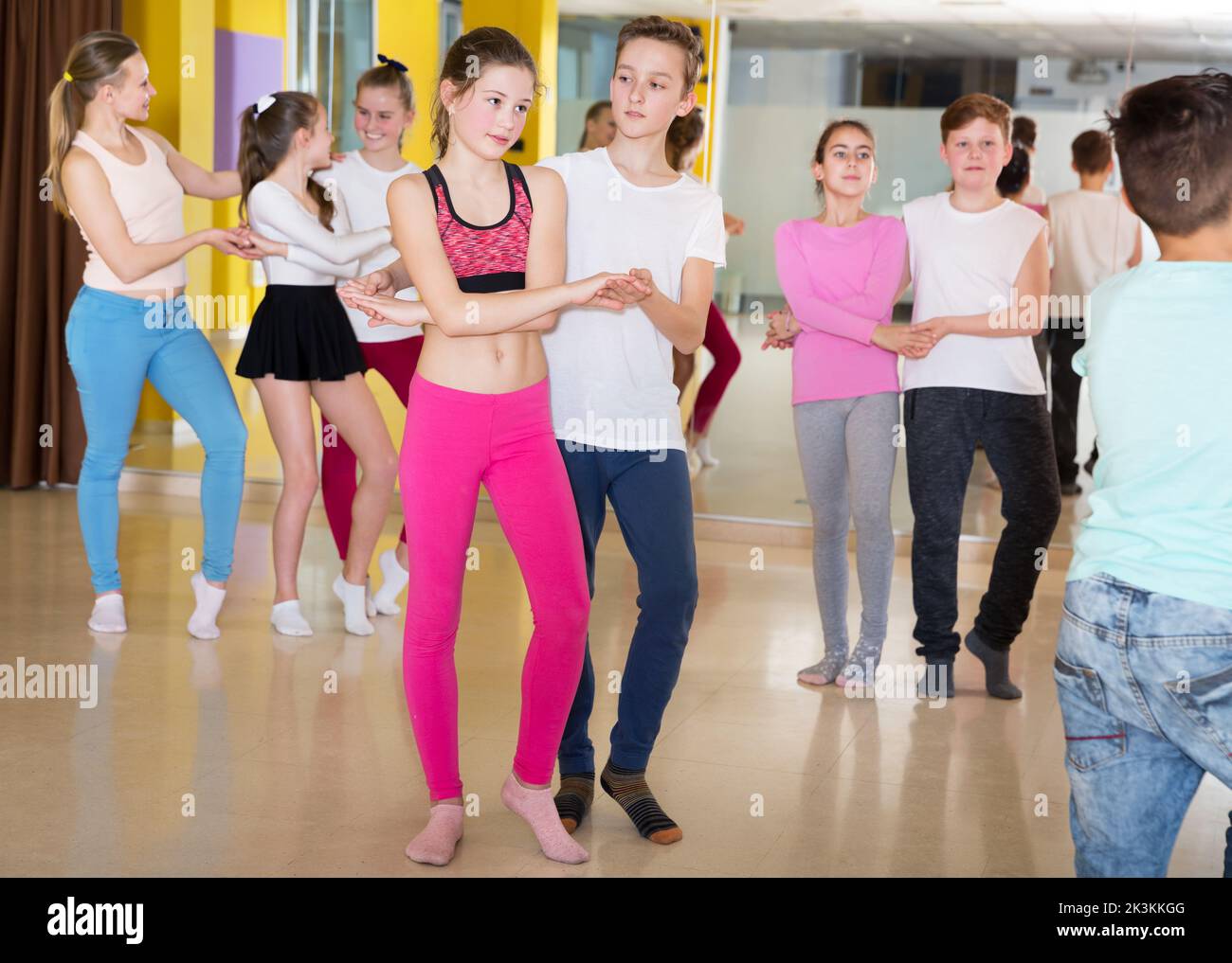 People learning routine in dance hi-res stock photography and images ...