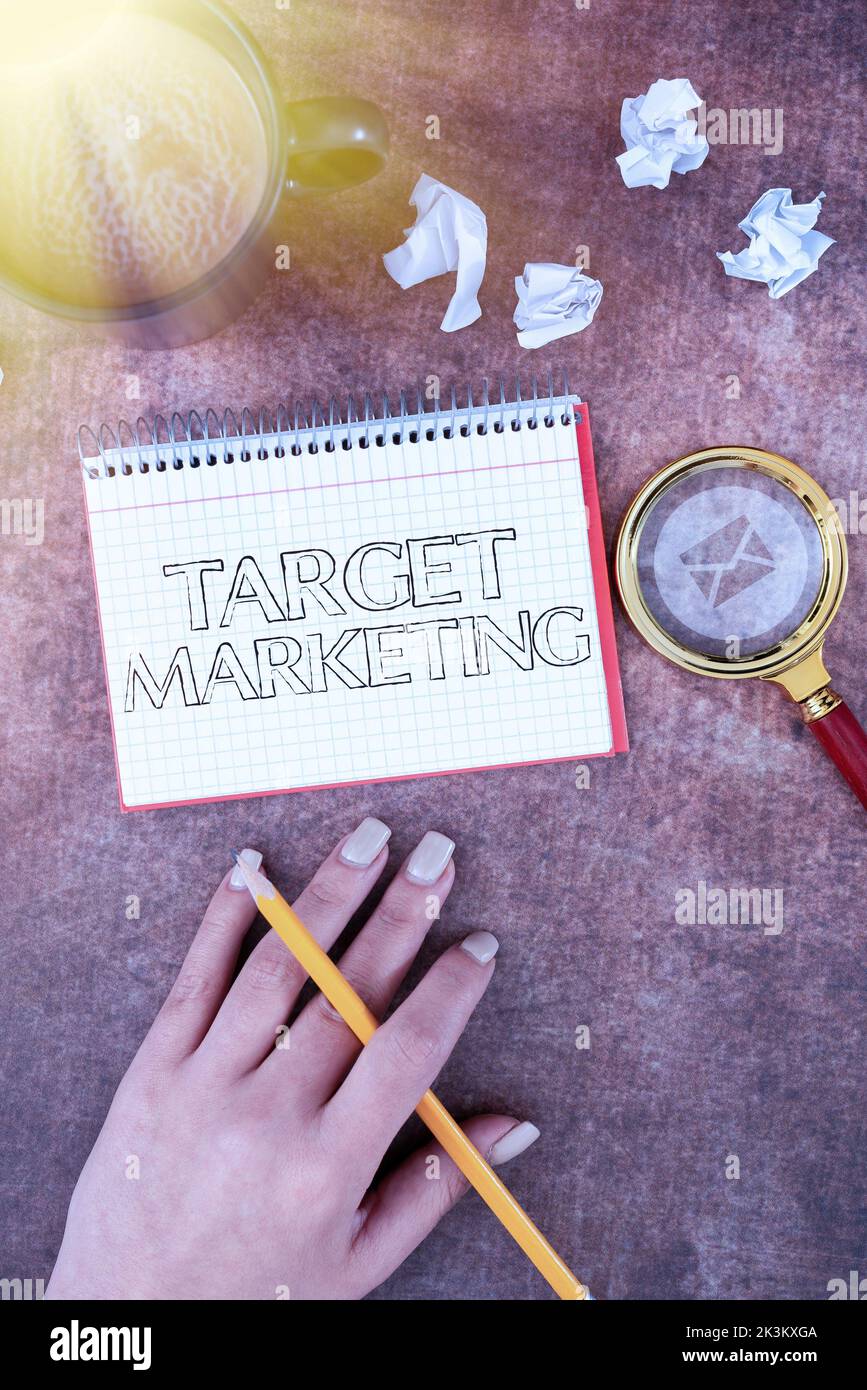 Text showing inspiration Hello I Am... New. Business concept Audience ...