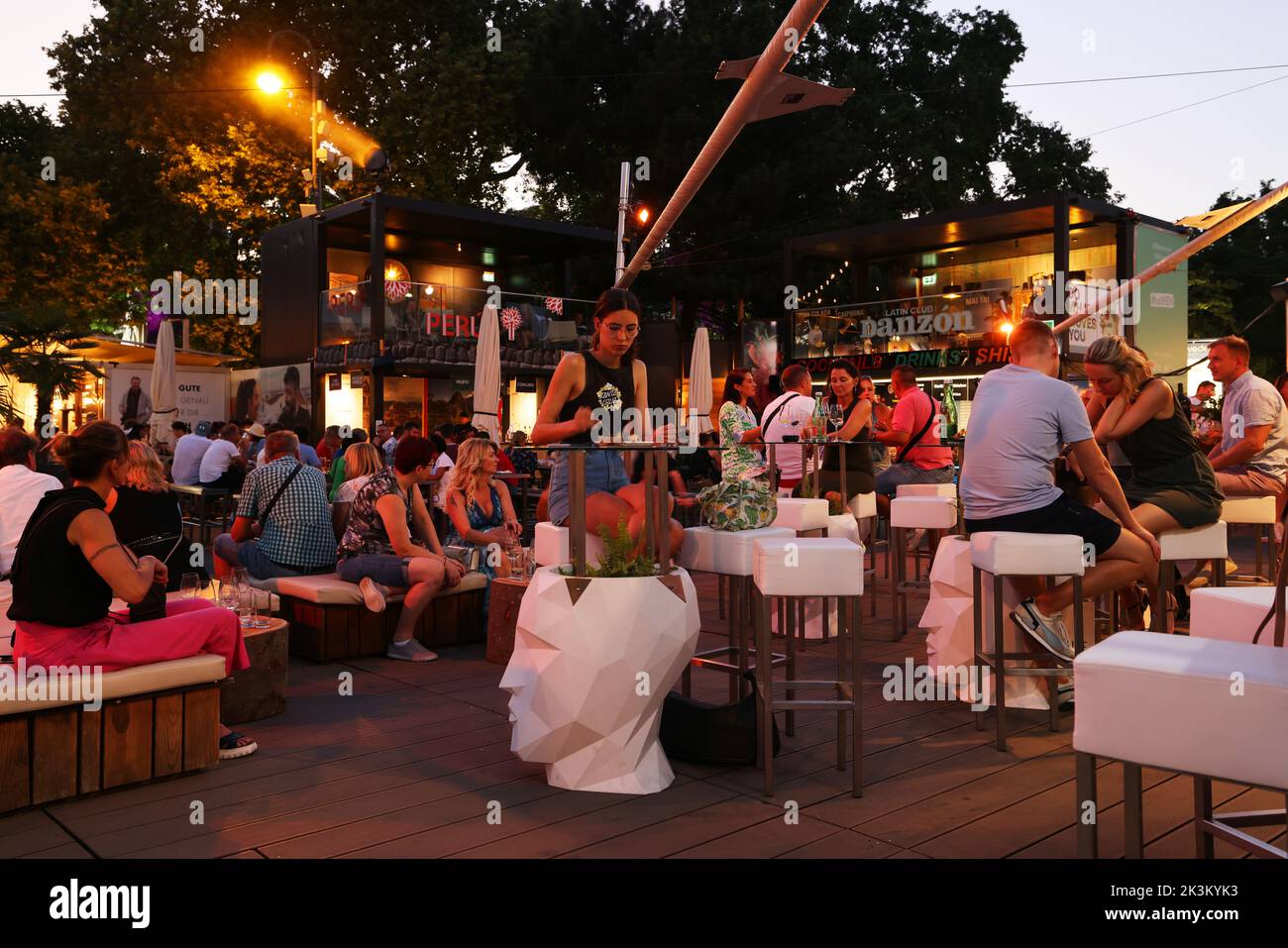 Nightlife vienna hi-res stock photography and images - Alamy