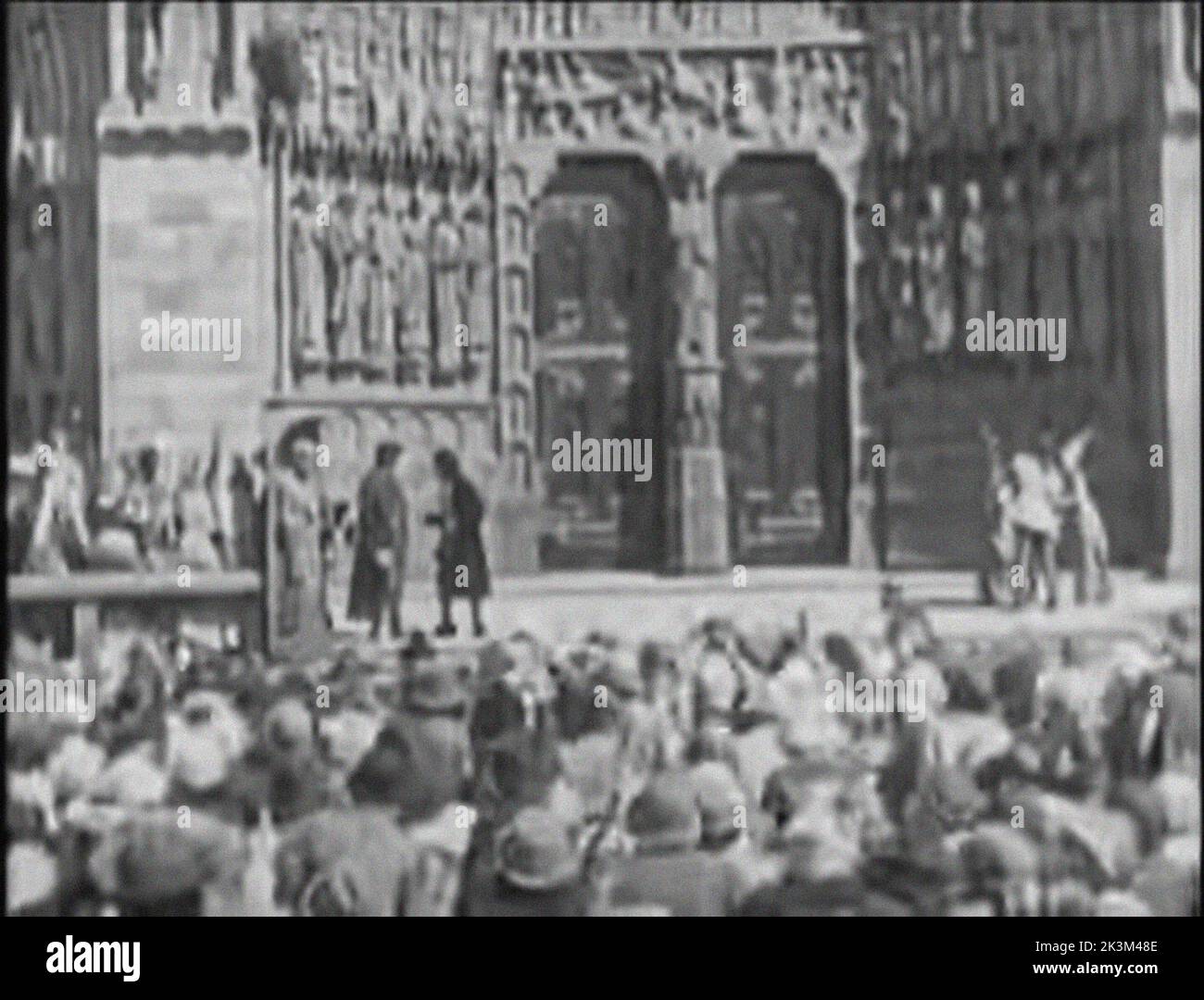 Hunchback of Notre Dame vintage still from 1923 movie Stock Photo - Alamy