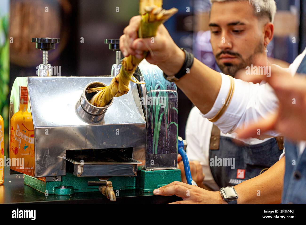 cane sugar juice extraction Stock Photo - Alamy