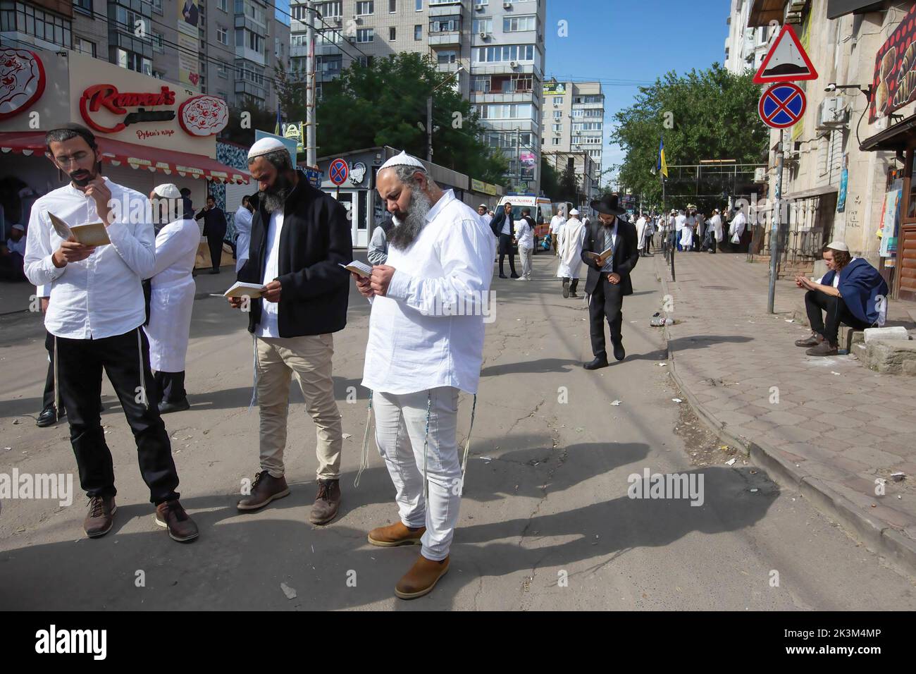Uman, Ukraine. 26th Sep, 2022. Ultra-Orthodox Jewish pilgrims pray ...