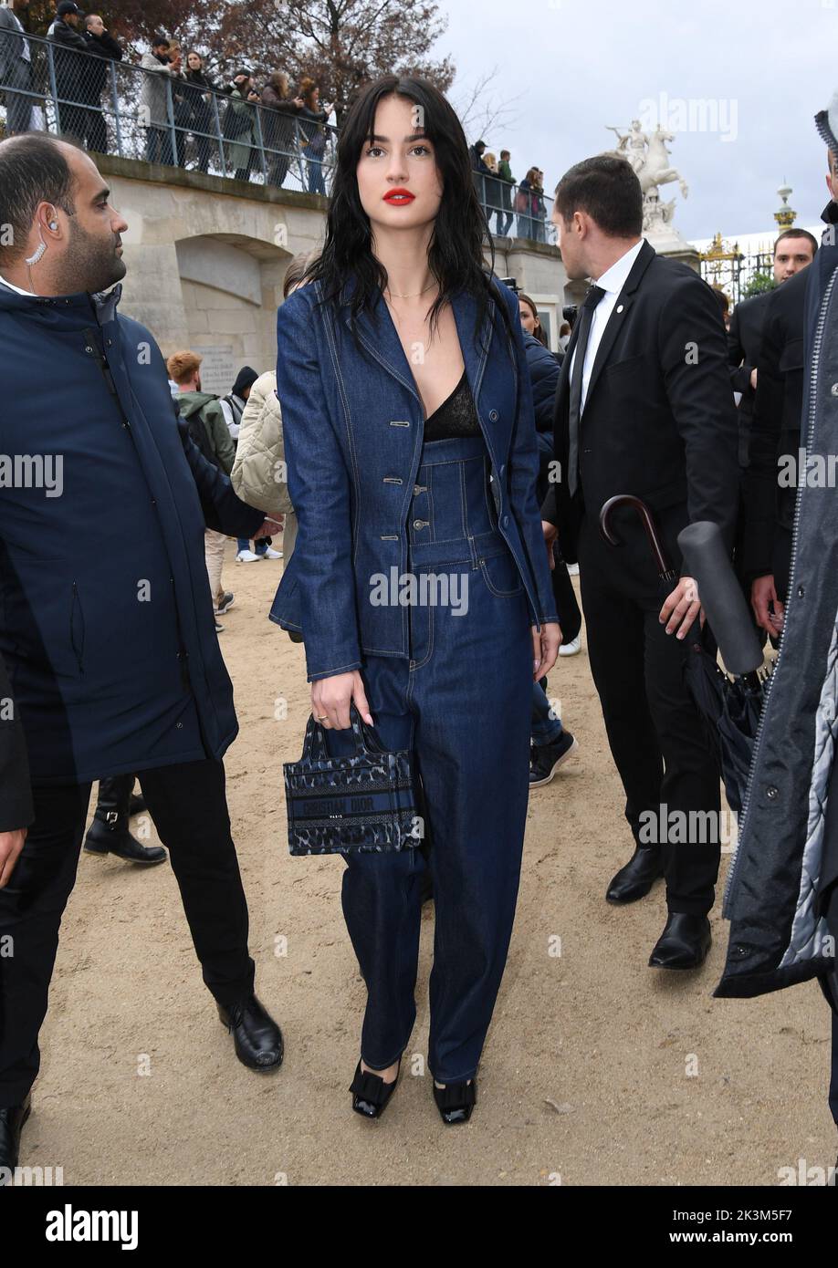 Paris, France. September 27, 2022, Guest attends the Christian Dior ...
