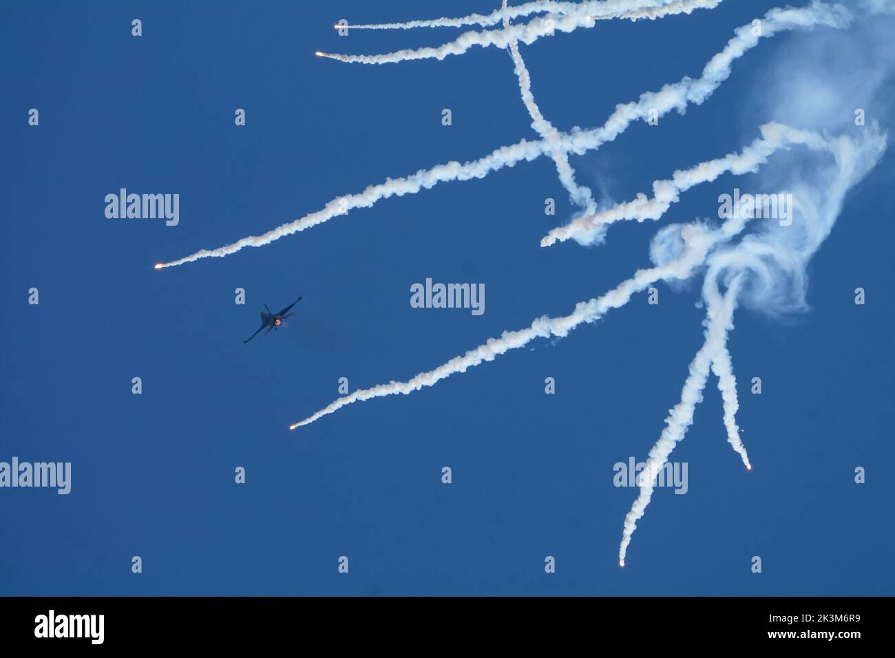 Soloturk Turkish F-16 Solo Display Team performs flare show, Airshow at SHG AIRSHOW 2022 Turaf ...