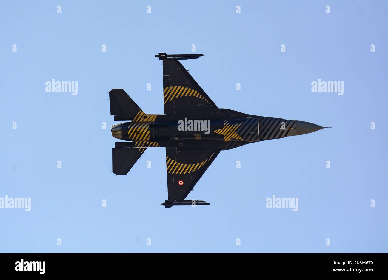 Soloturk Turkish F-16 Solo Display Team performs flare show, Airshow at ...