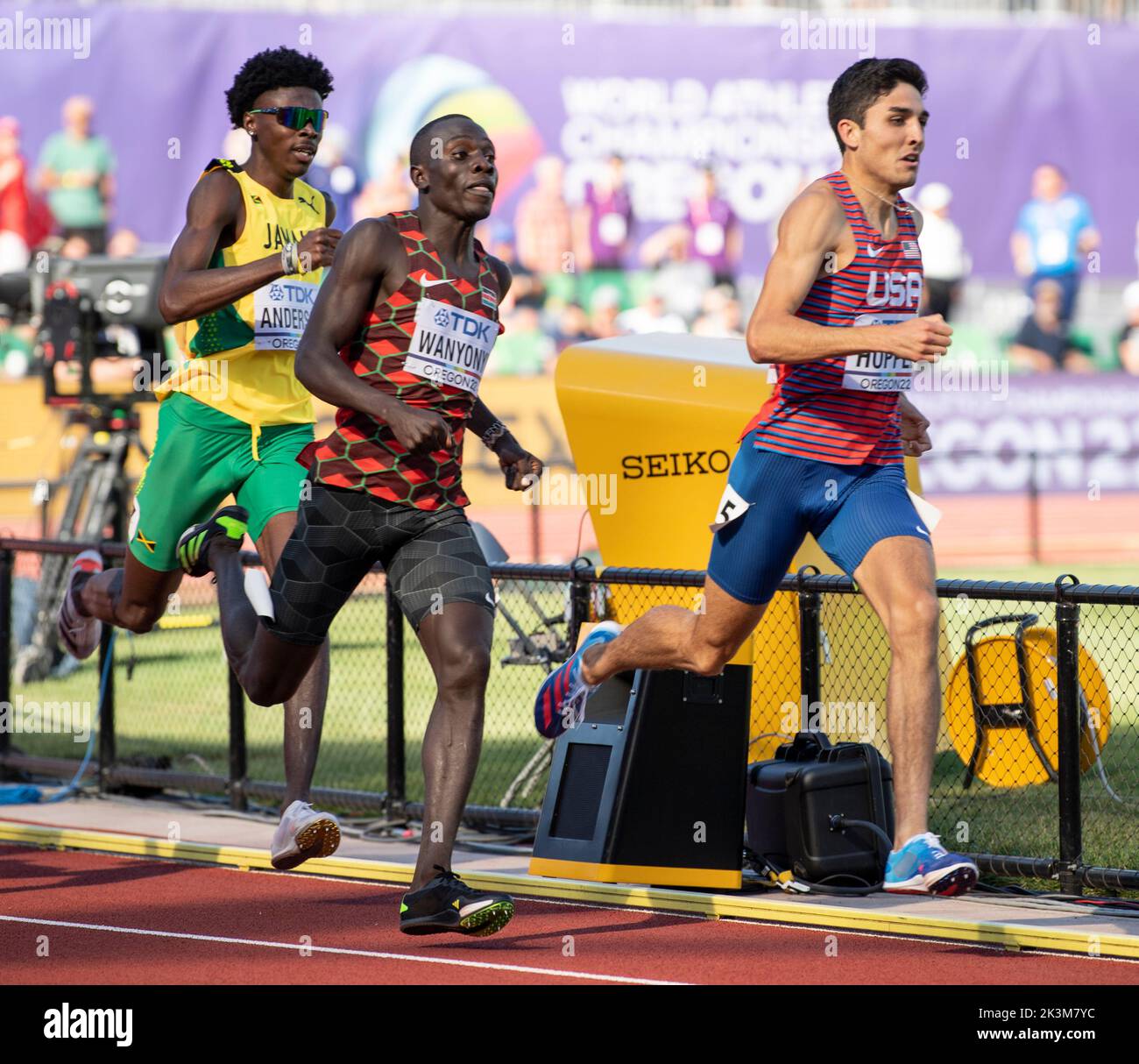 Emmanuel Wanyonyi and Bryce Hoppel competing in the 800m heats at the ...