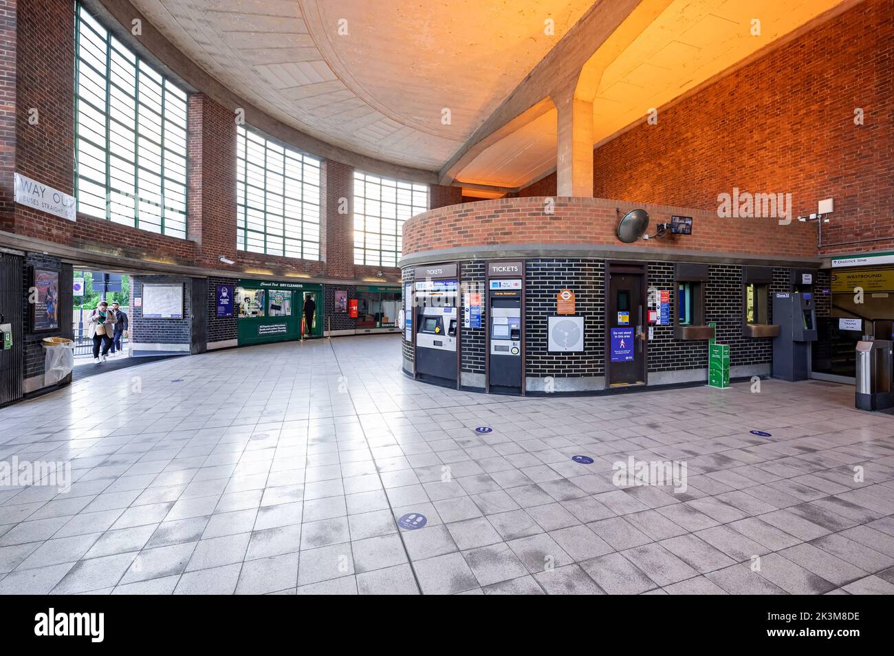 Chiswick Park, Underground Station, Chiswick, London Stock Photo - Alamy