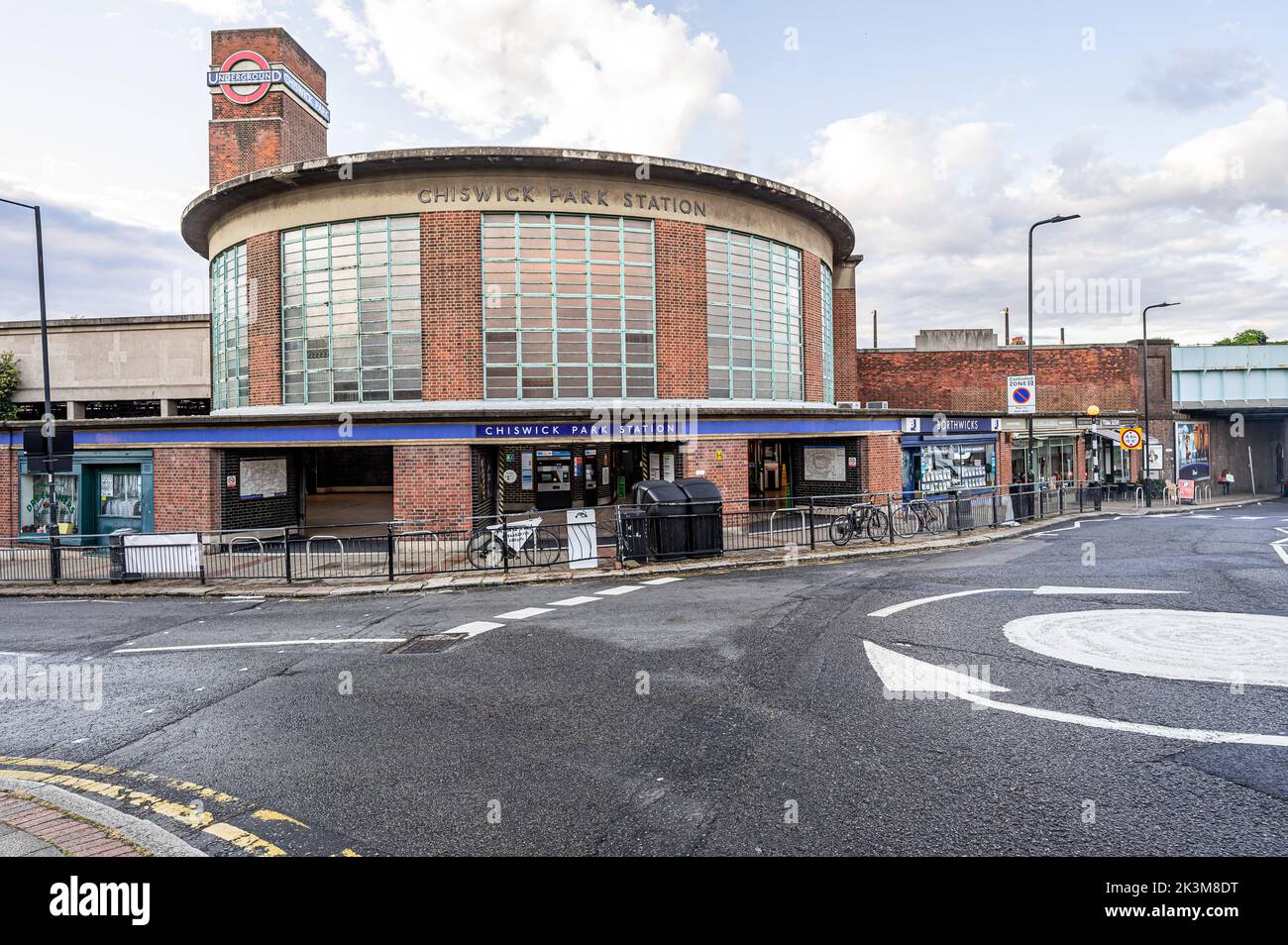 Chiswick Park, Underground Station, Chiswick, London Stock Photo - Alamy
