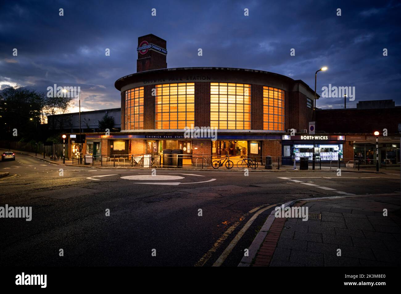 Chiswick Park, Underground Station, Chiswick, London Stock Photo - Alamy