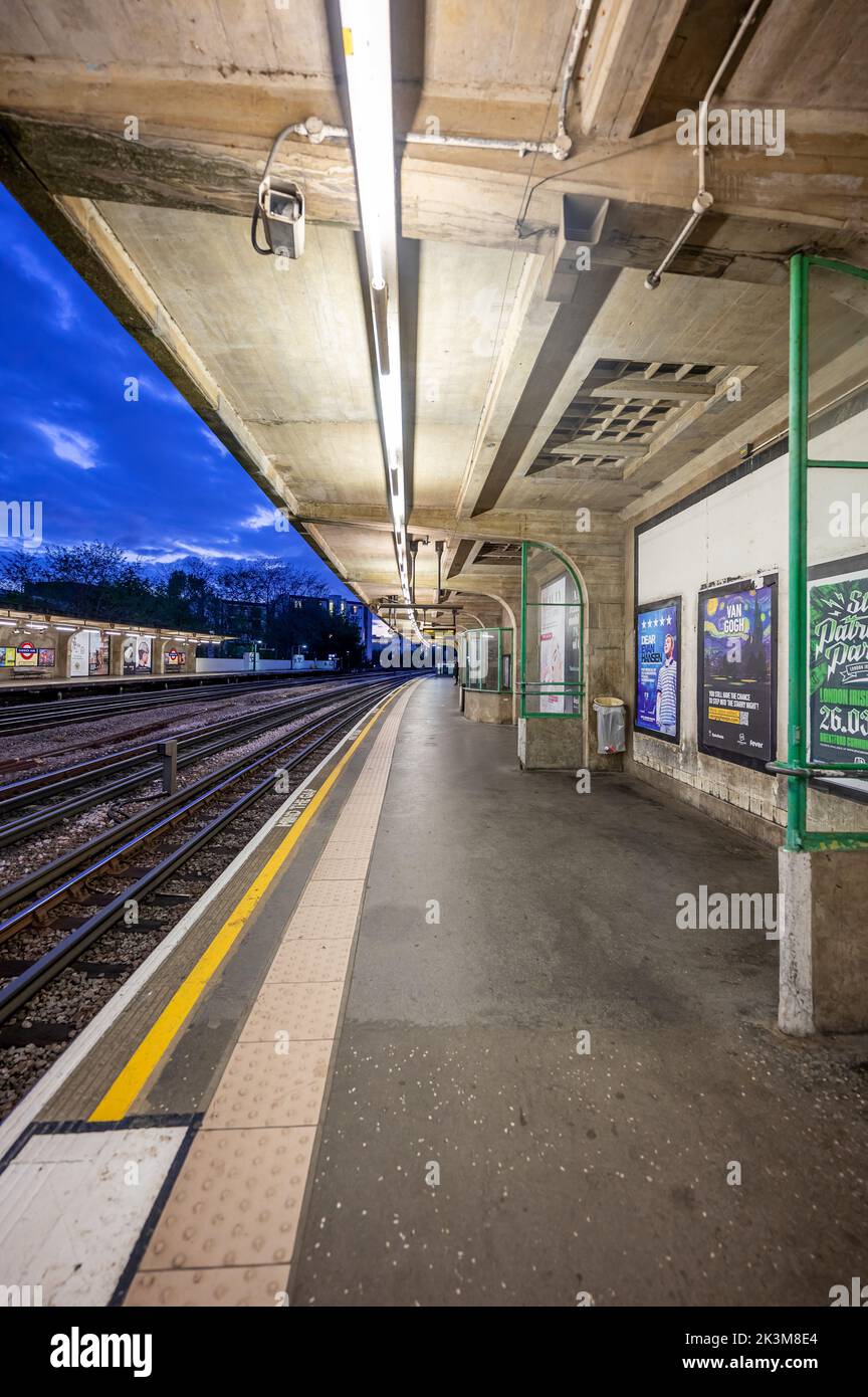 Chiswick Park, Underground Station, Chiswick, London Stock Photo - Alamy