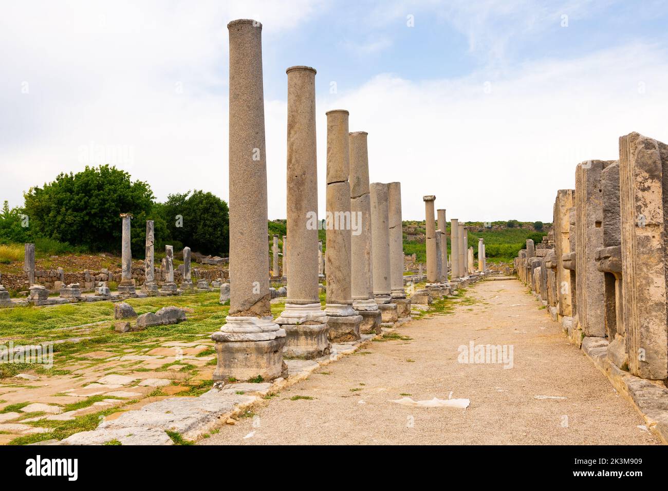 Roman columned street of perge hi-res stock photography and images - Alamy