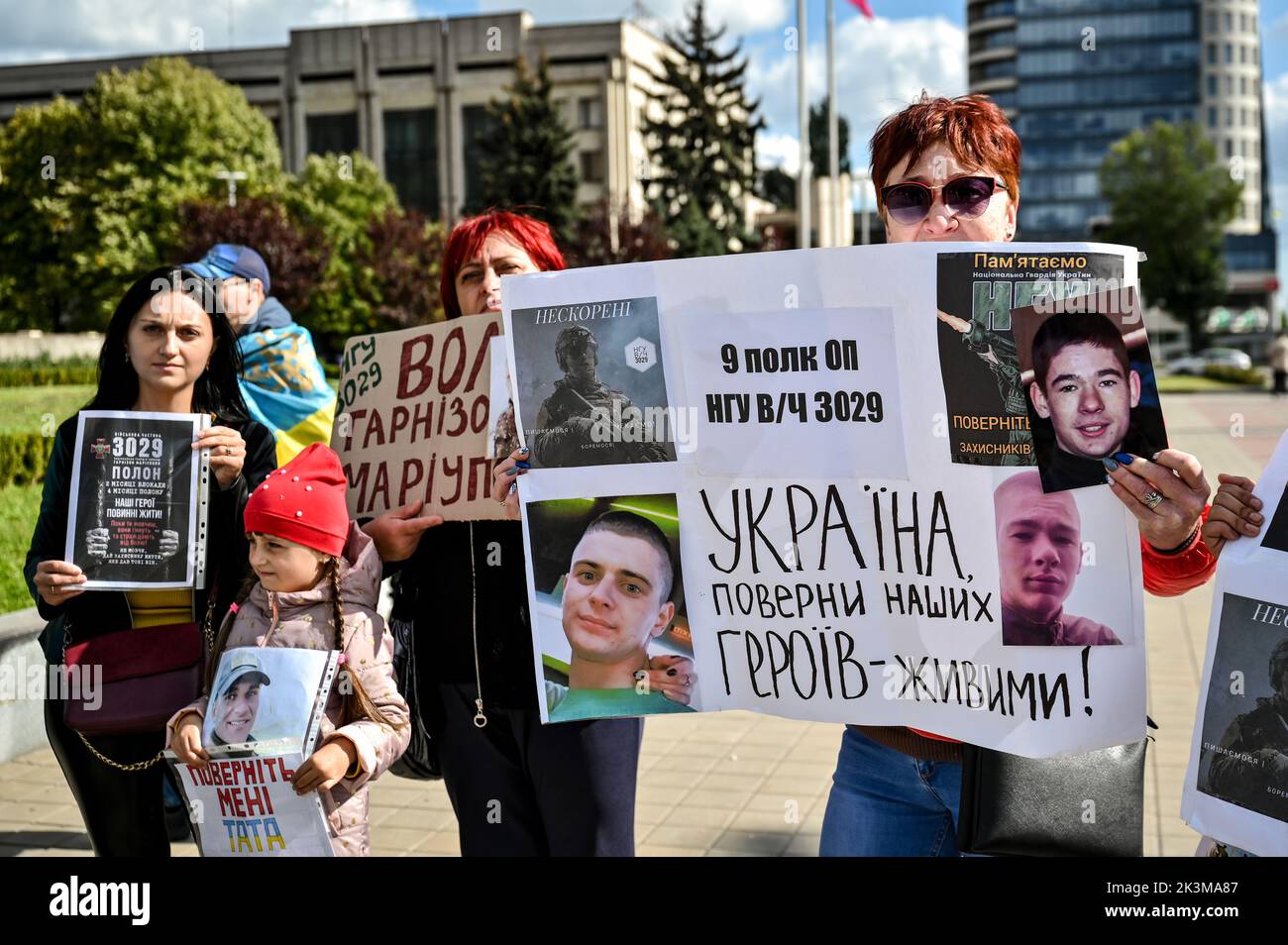 Non Exclusive: ZAPORIZHZHIA, UKRAINE - SEPTEMBER 25, 2022 - Activists ...