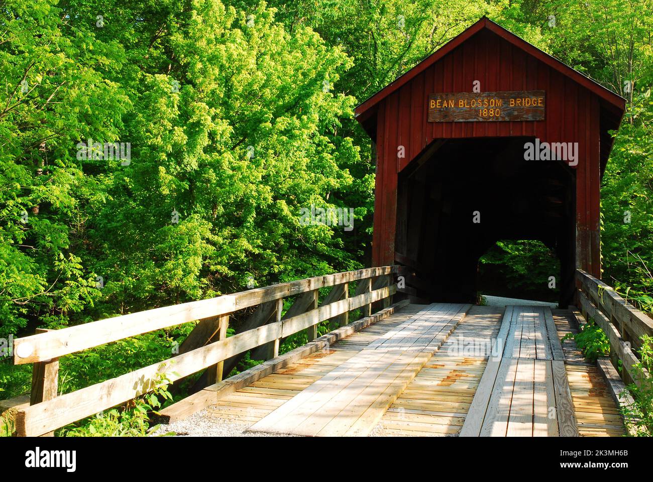 The charming Bean Blossom covered Bridge, in Brown County Indiana ...