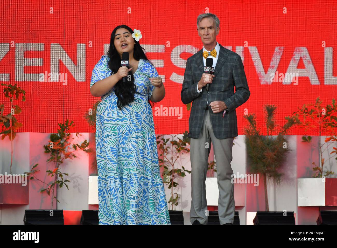 Brianna Fruean and Bill Nye at the 2022 Global Citizen Festival in ...