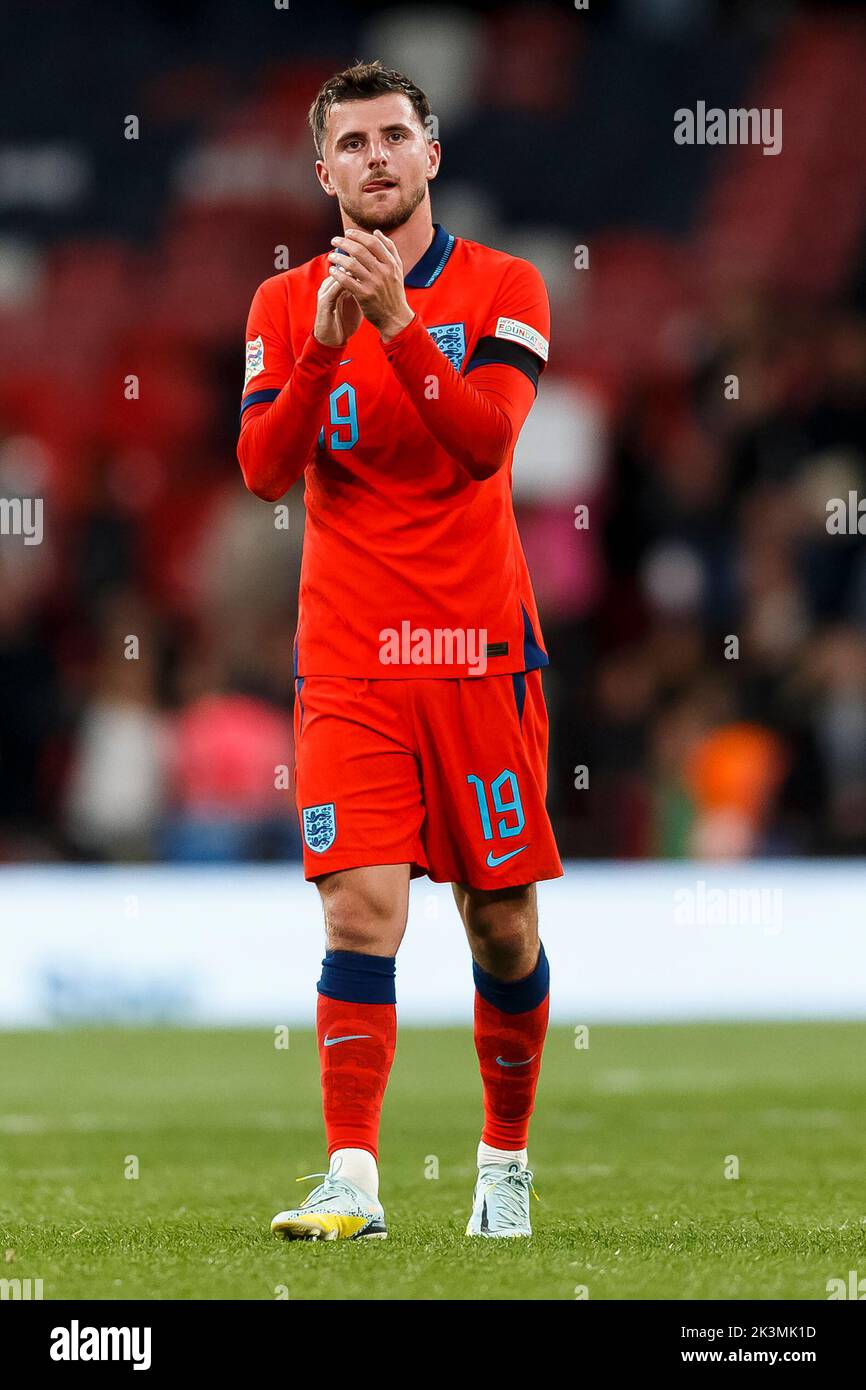 London, UK. 26th Sep, 2022. Mason Mount of England applauds the fans ...