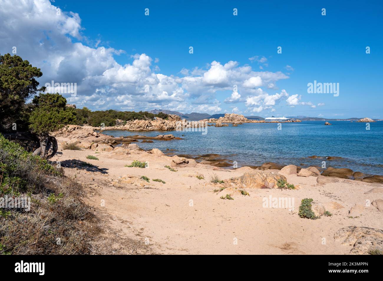 Sardinien Landschaft und Meer Stock Photo - Alamy