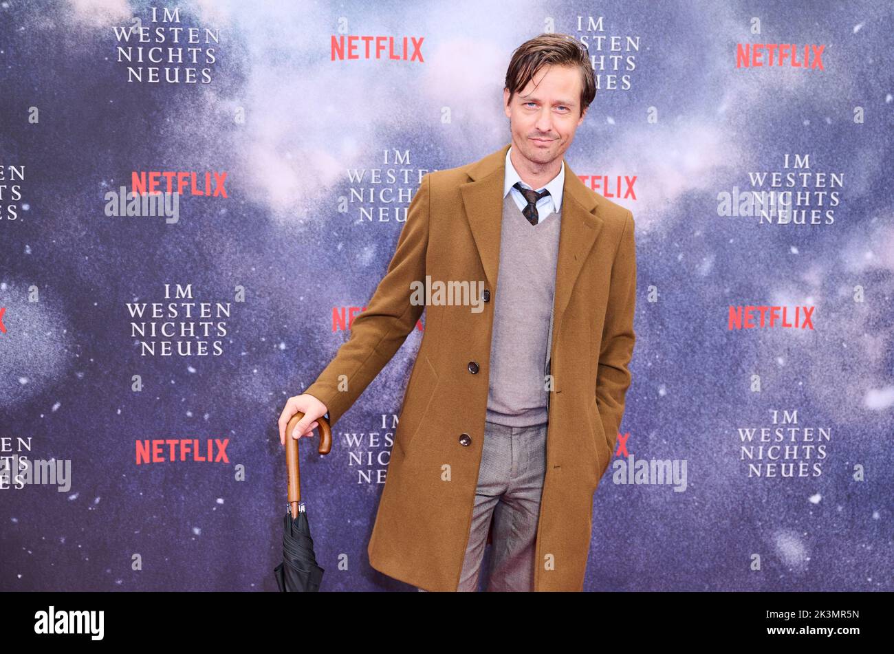 Berlin, Germany. 27th Sep, 2022. Actor Tom Schilling comes to the ...