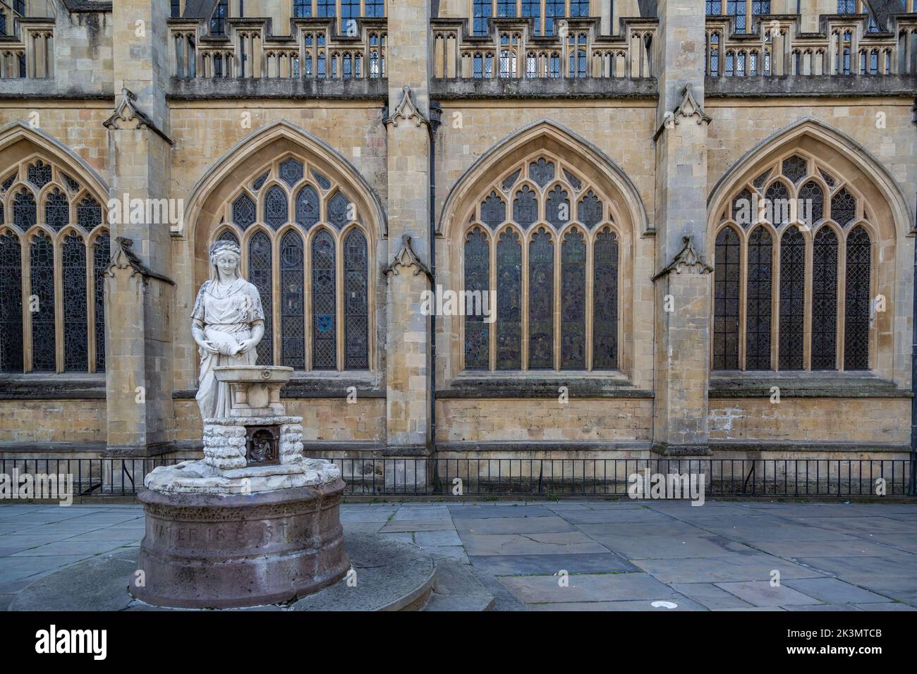 Statues outside Bath Abbey in Bath, Somerset, UK Stock Photo - Alamy