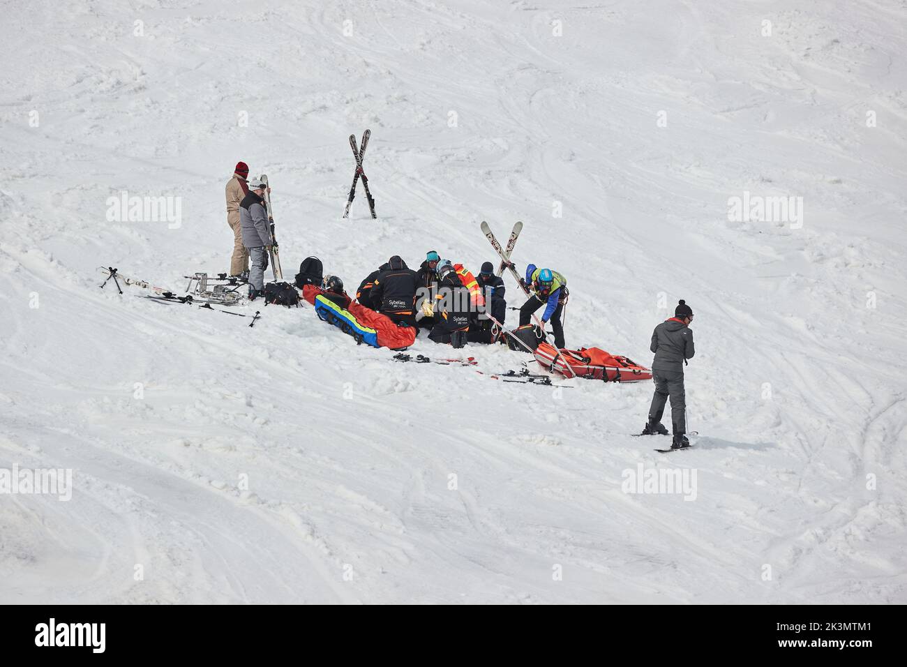 Skiing accident emergency response Stock Photo - Alamy