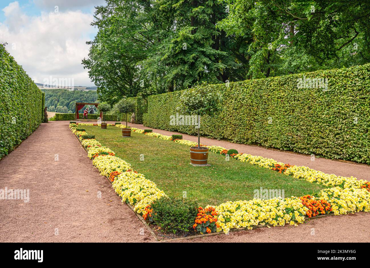 Castle garden baroque palace hi-res stock photography and images - Alamy