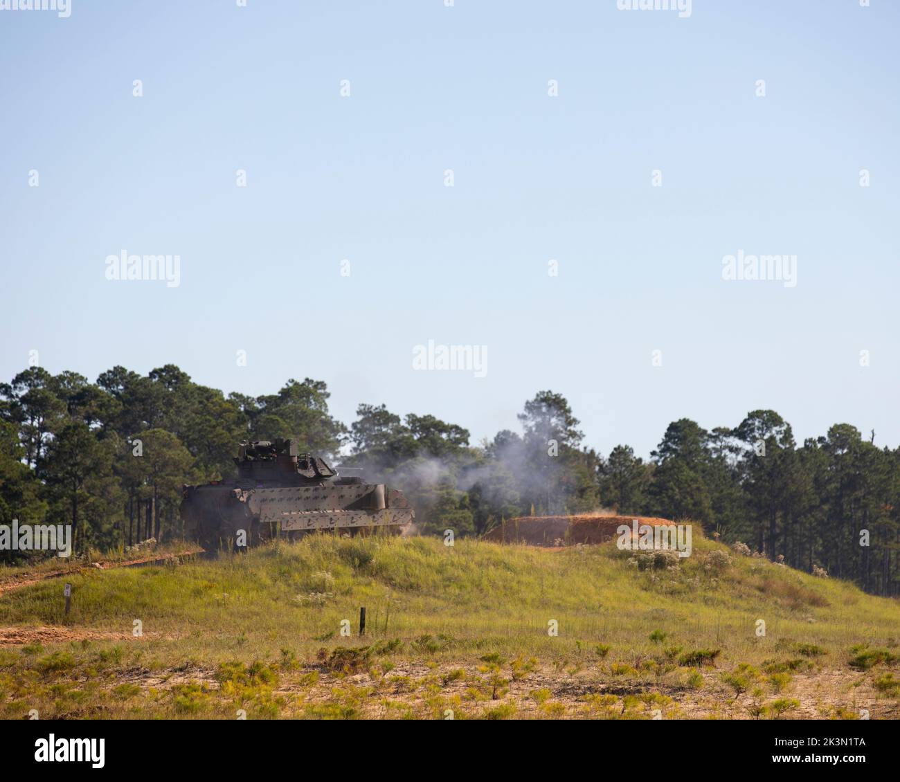 M2a4 bradley fighting vehicle hi-res stock photography and images - Alamy