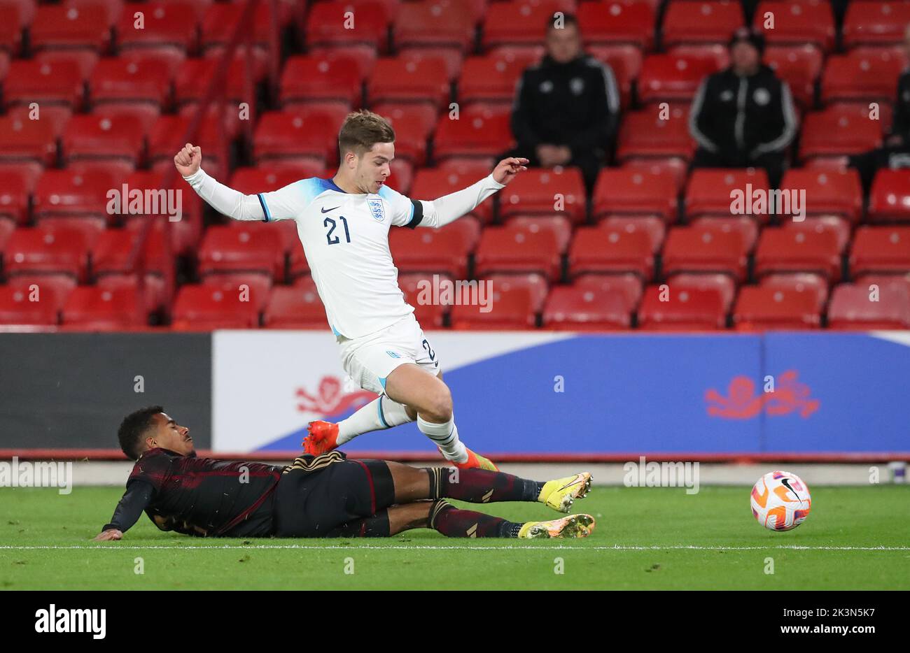 James mcatee sheffield hi-res stock photography and images - Alamy