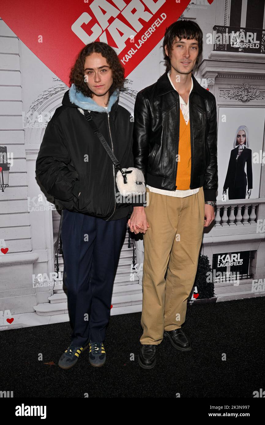 Paris, France, September 27, 2022. Ella Emhoff and boyfriend Samuel ...
