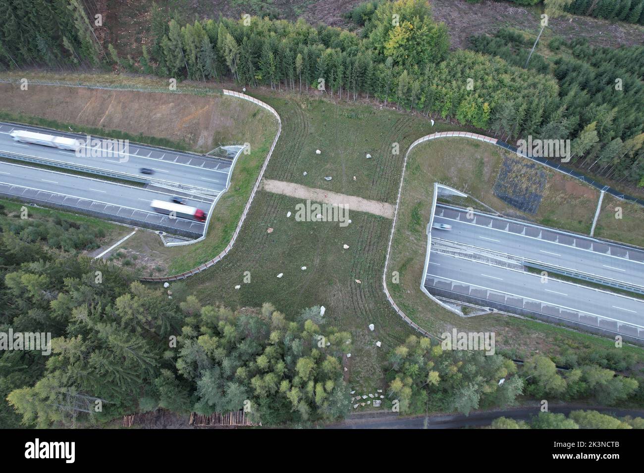 Wildlife habitat overpass hi-res stock photography and images - Alamy