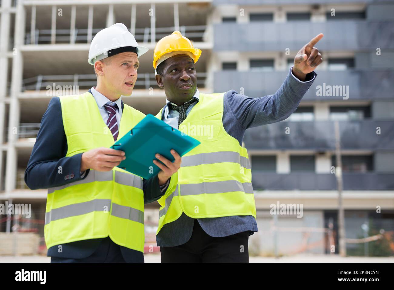 Pointing developer hi-res stock photography and images - Alamy