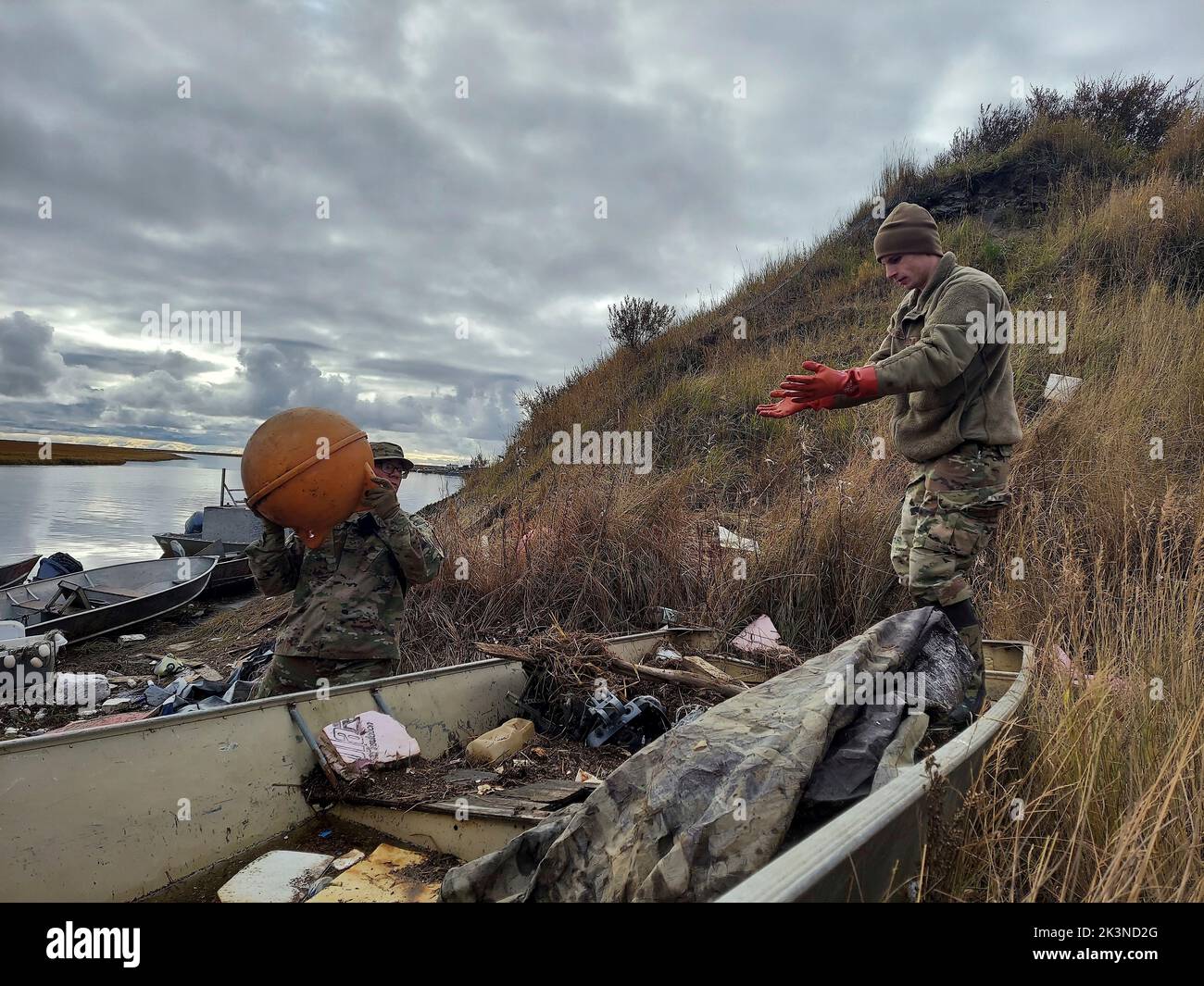 Chevak, United States. 26th Sep, 2022. U.S. soldiers with the Alaska ...