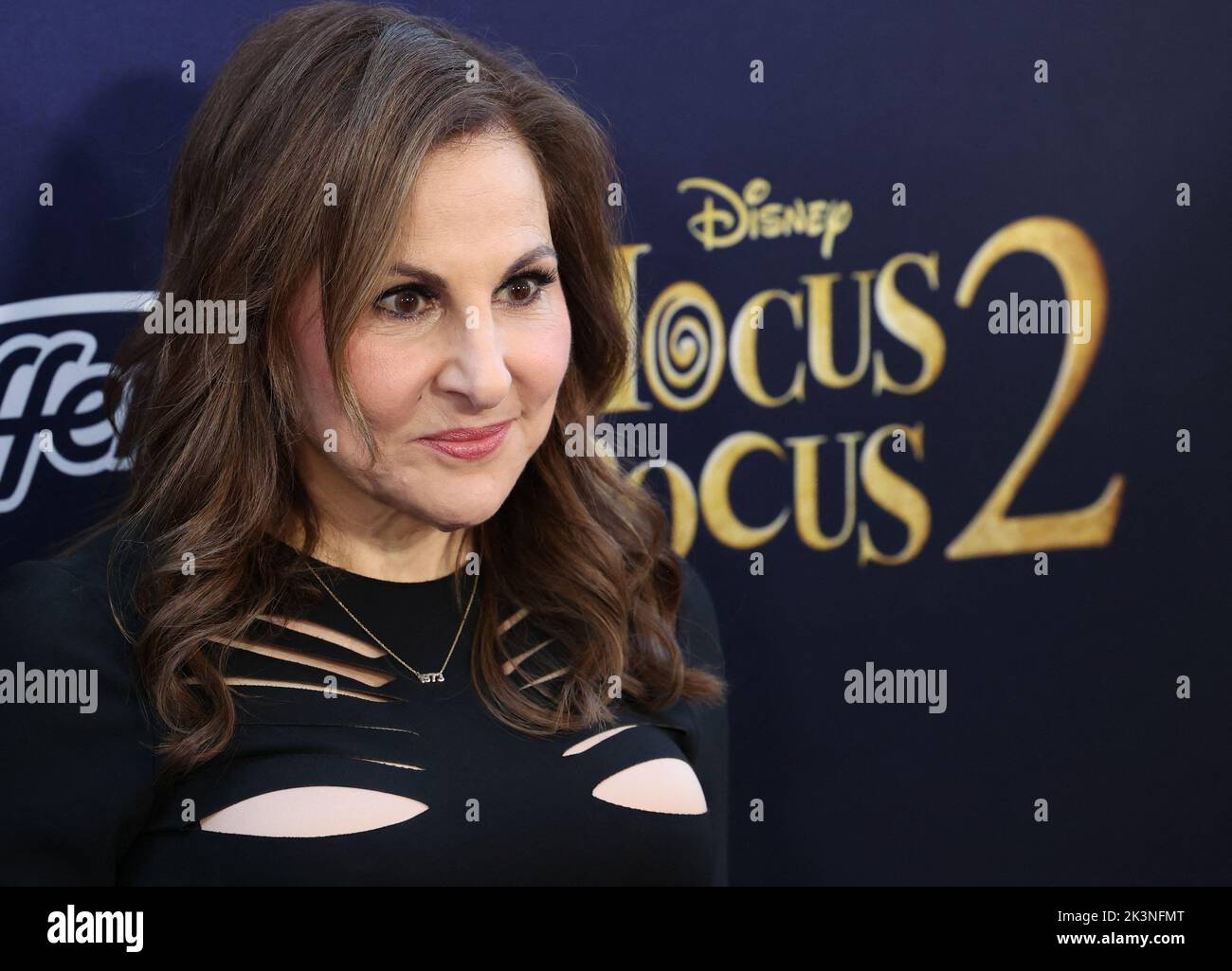 Kathy najimy hocus pocus hi-res stock photography and images - Alamy