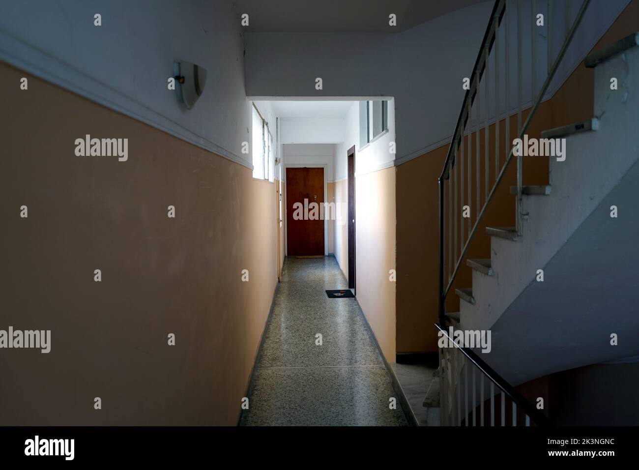 House hallway corridor doors hi-res stock photography and images - Alamy
