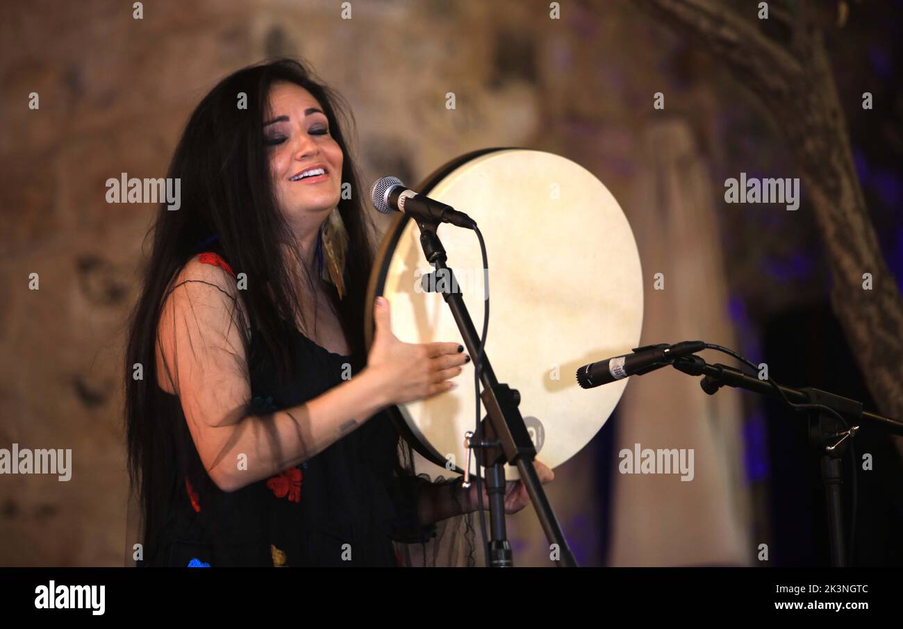 Al Fuheis, Jordan. 27th Sep, 2022. An artist performs during the Amman ...