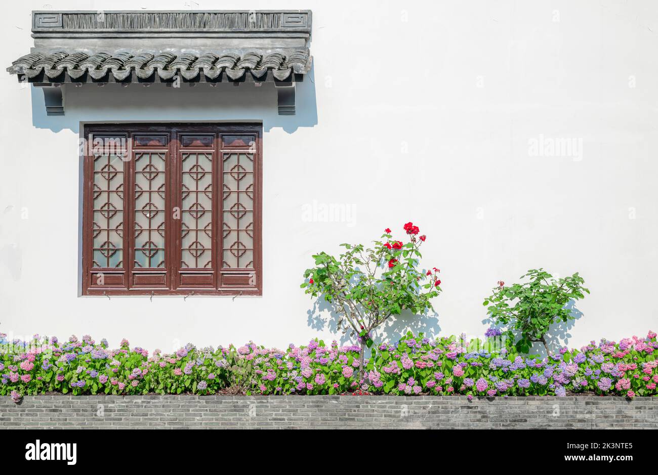 Shanghai open windows hi-res stock photography and images - Alamy