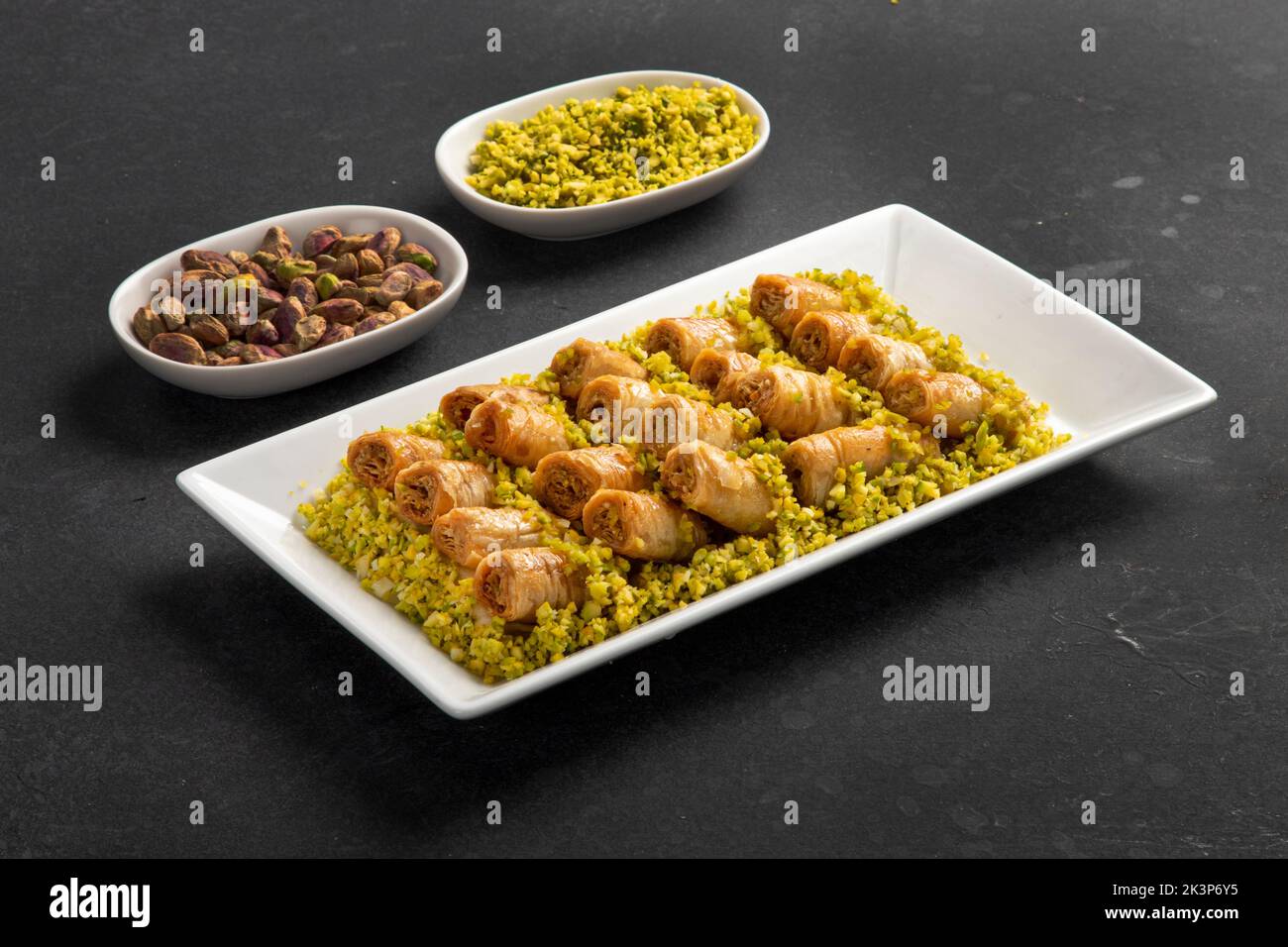 Baklava with pistachio, one of the most beautiful desserts of Turkish ...