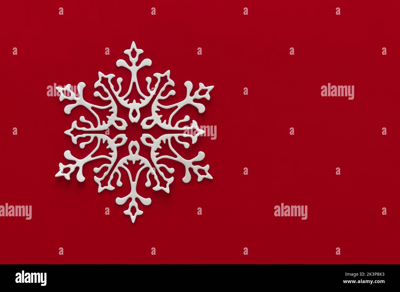 Snow red background. Background with snowflake, Christmas celebration ...