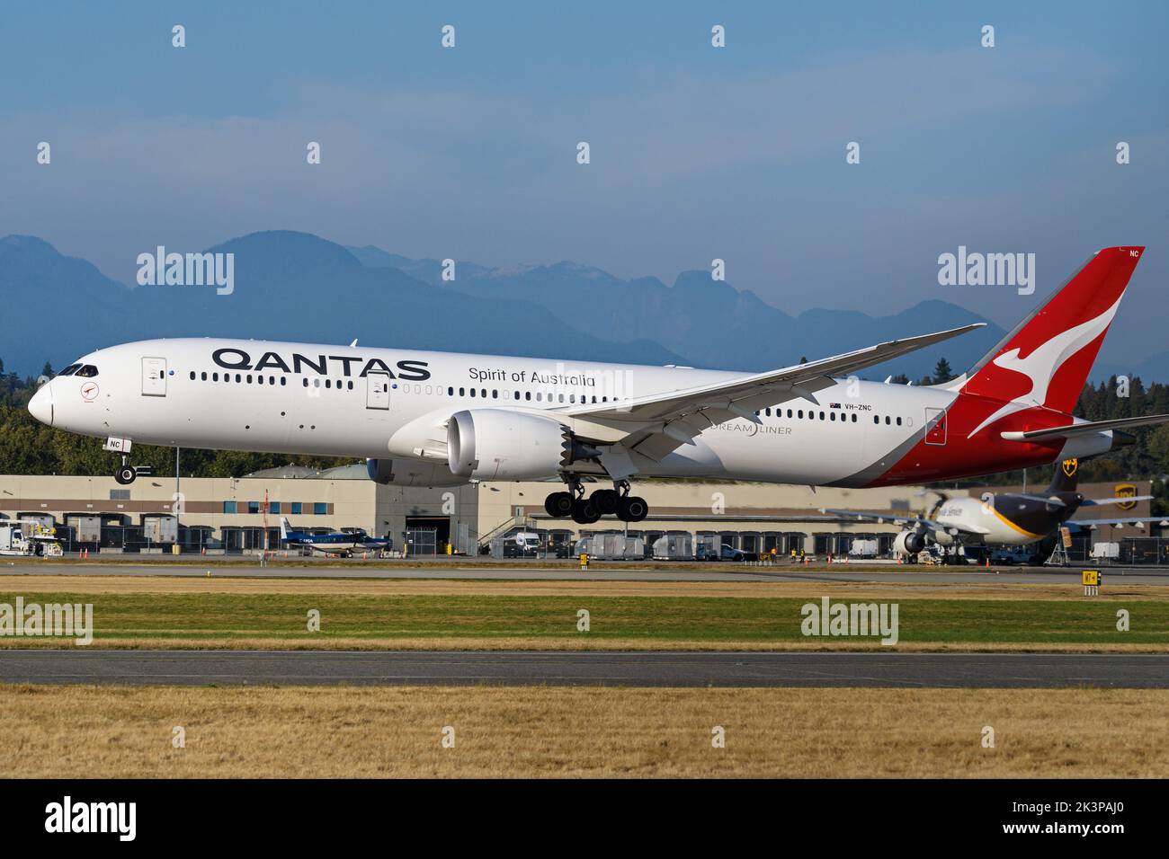 Richmond, British Columbia, Canada. 26th Sep, 2022. A Qantas Boeing 787 ...