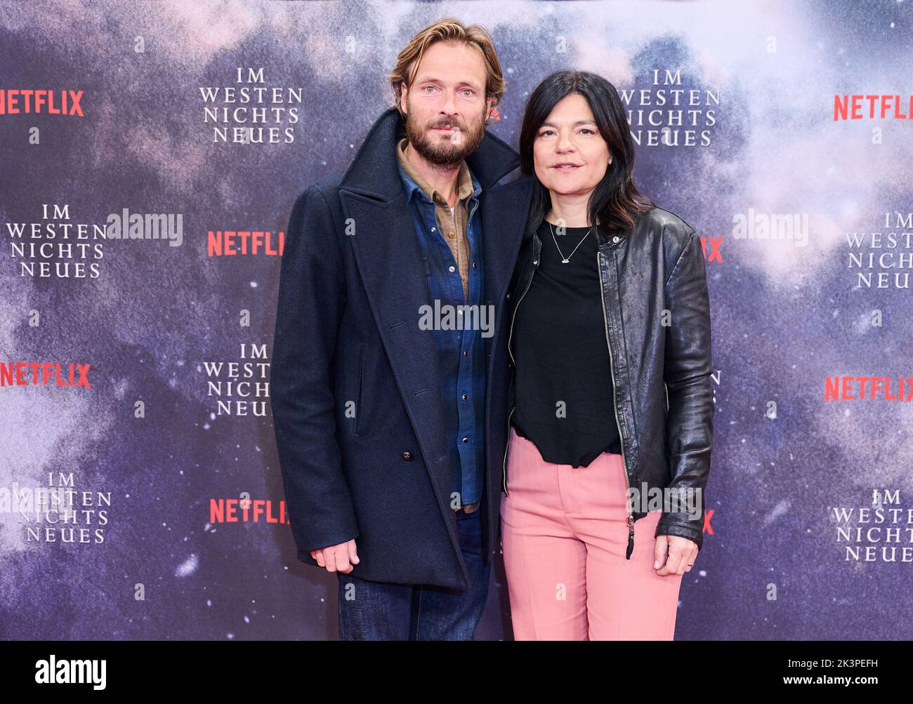 Berlin, Germany. 27th Sep, 2022. Jasmin Tabatabai and Andreas Pietschmann come to the premiere ...