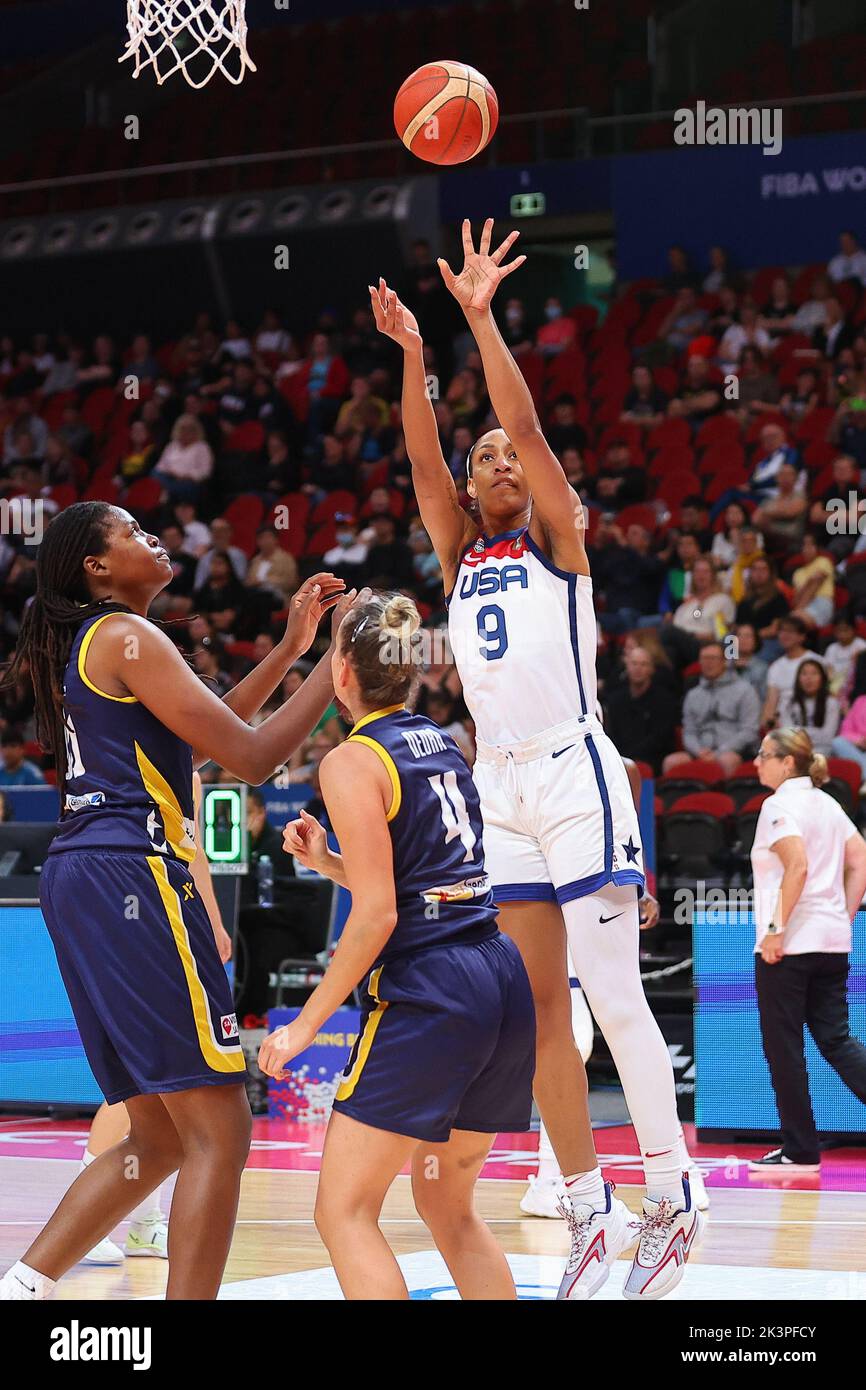 Two handed cup hi-res stock photography and images - Alamy