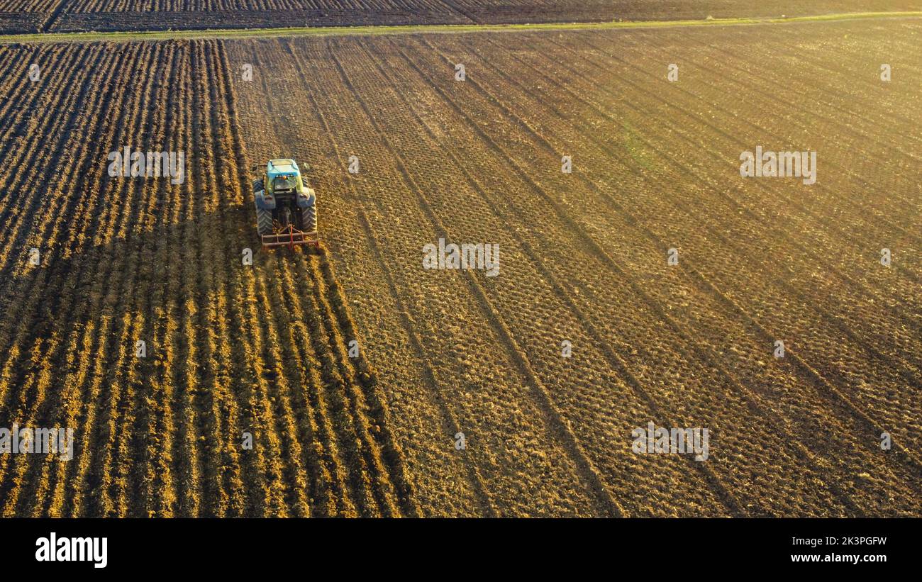 Resource leveling hi-res stock photography and images - Alamy