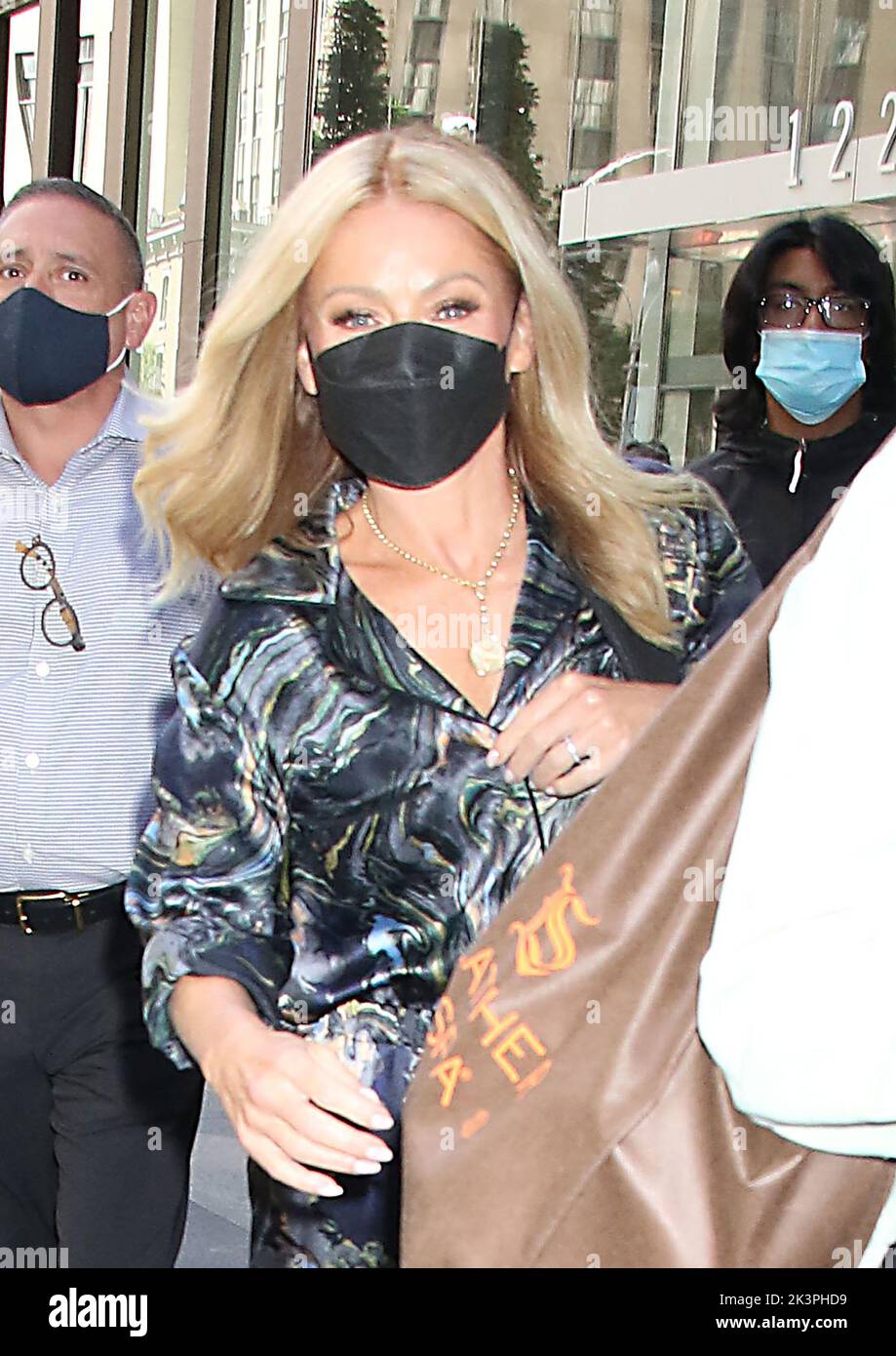 Kelly Ripa on SiriusXM to talk about her new book Live Wire: Long ...