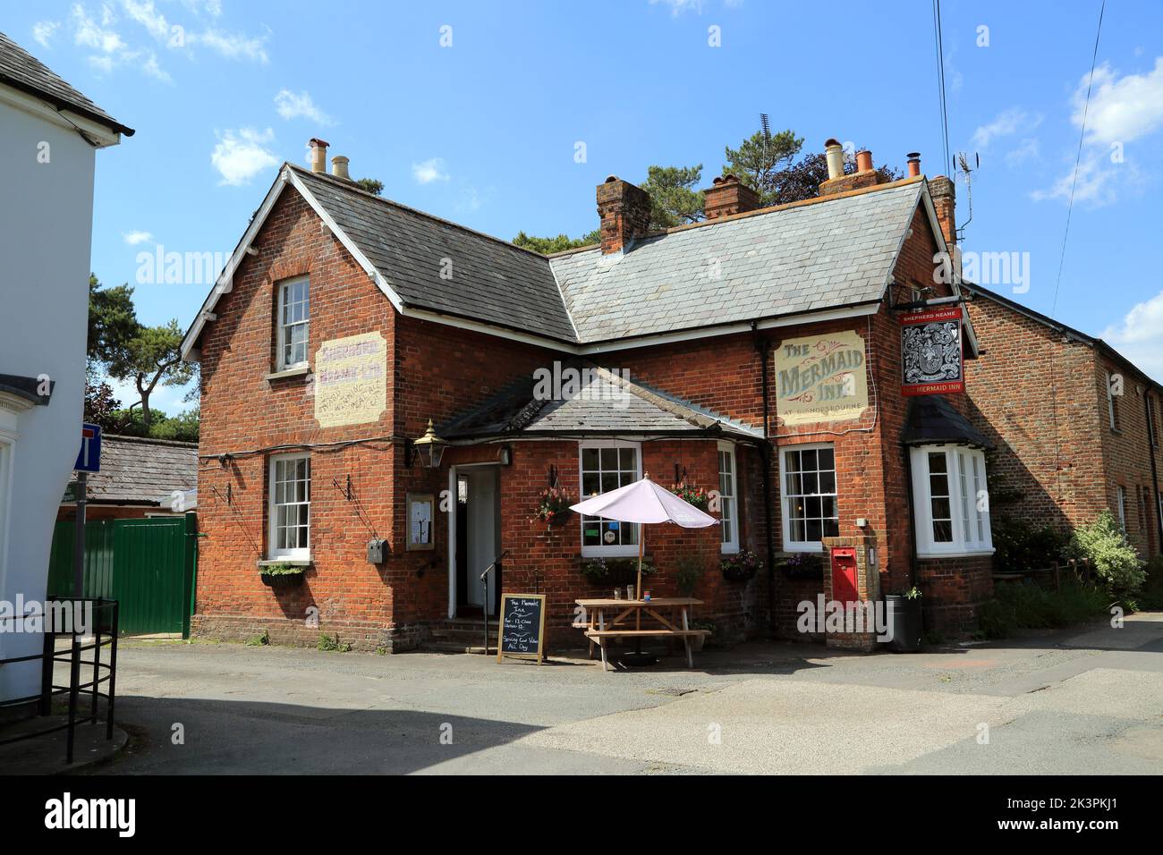 The Mermaid Inn public house on The Street, Bishopsbourne, Canterbury ...