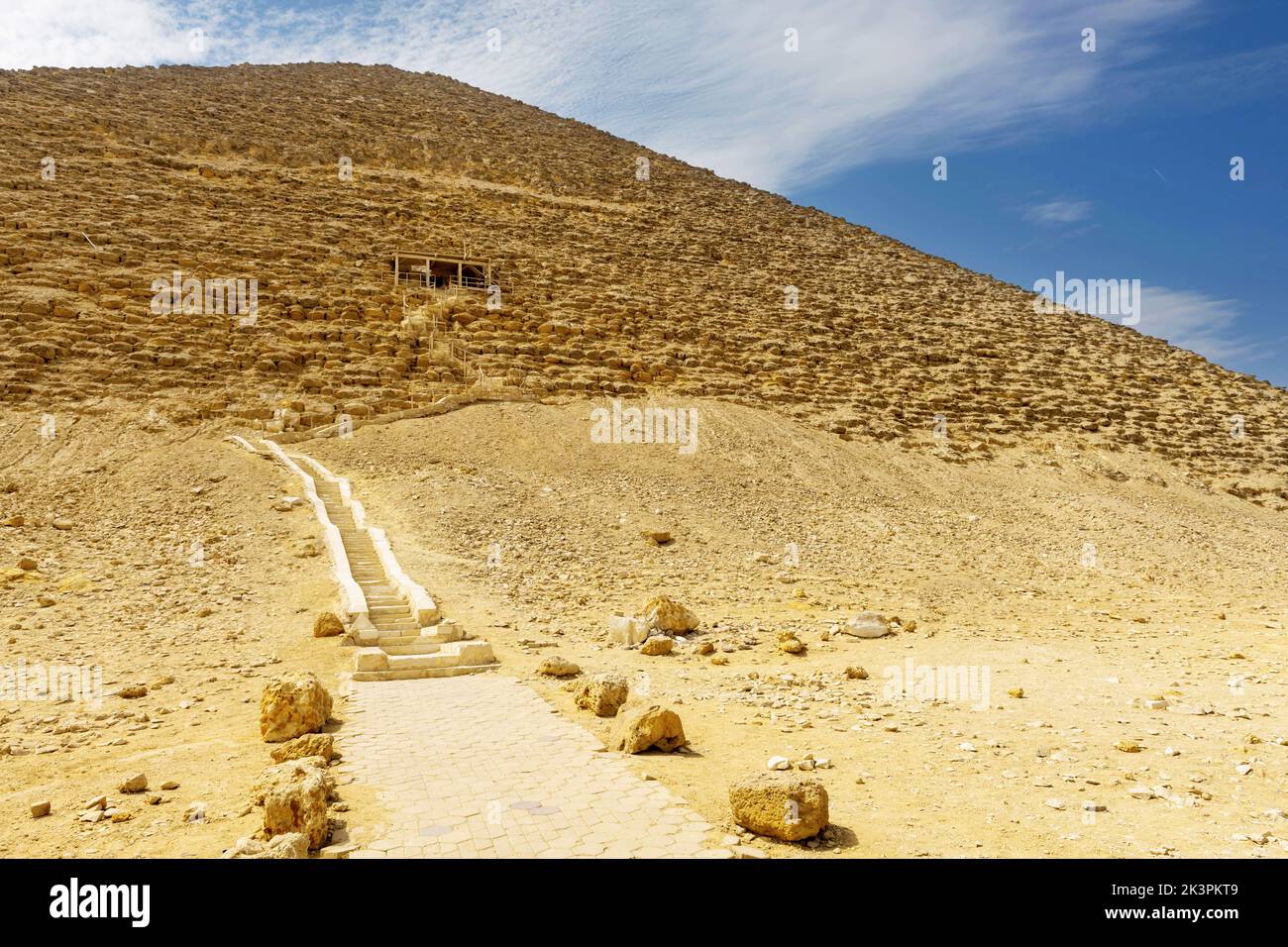 Red Pyramid in Dahshur, Egypt Stock Photo - Alamy