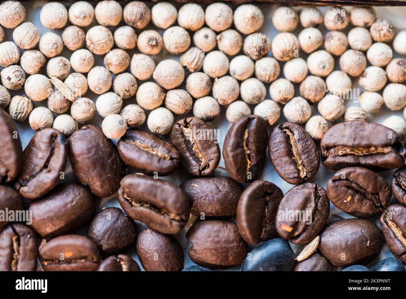 Spices and beans in diffrent colors Stock Photo - Alamy