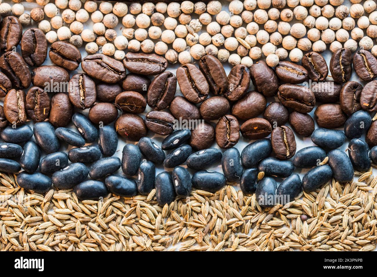 Spices and beans in diffrent colors Stock Photo - Alamy Spices and beans in diffrent colors Stock Photo - Alamy