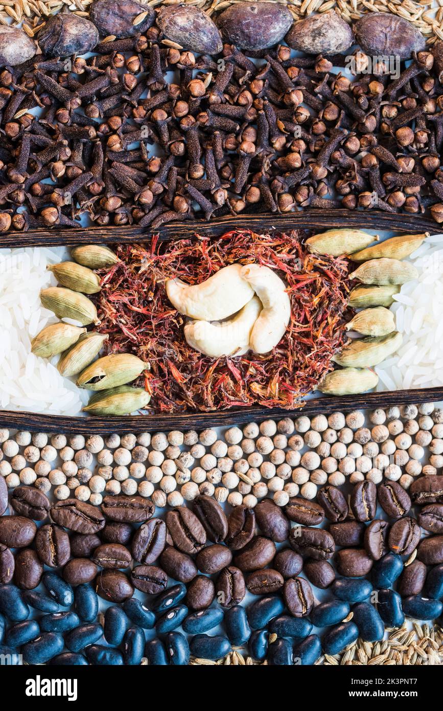 Spices and beans in diffrent colors Stock Photo - Alamy